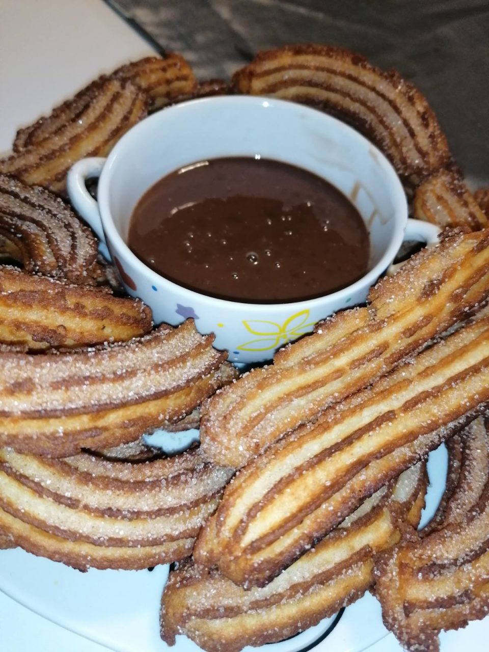 Ćurosi (sa umakom od čokolade) - brzirucak.com